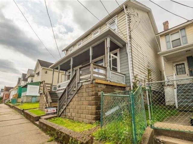 house with 4 bedroom, Charleroi PA ES103603504