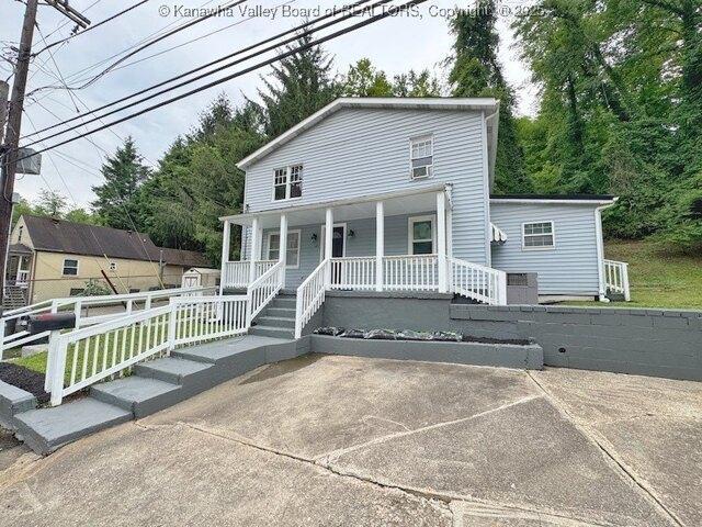 house with 4 bedroom, Charleston WV DS91558803