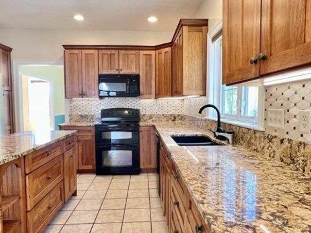 house with 4 bedroom, Charlton MA DLS102709195