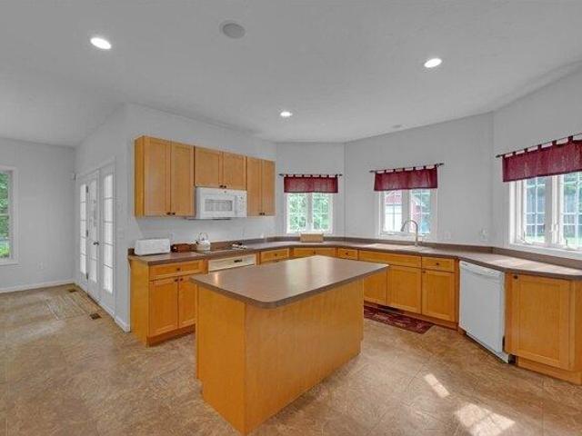 house with 4 bedroom, Charlton MA ES103434993