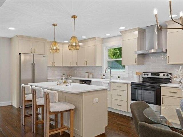 house with 4 bedroom, Charlton MA ES104851824