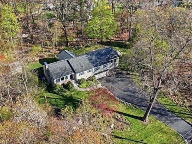 house with 4 bedroom, Chelmsford MA DLS102799816