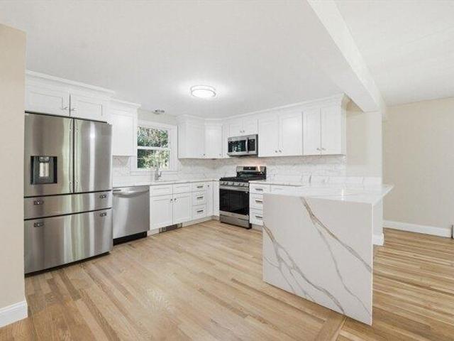 house with 4 bedroom, Chelmsford MA ES104009530