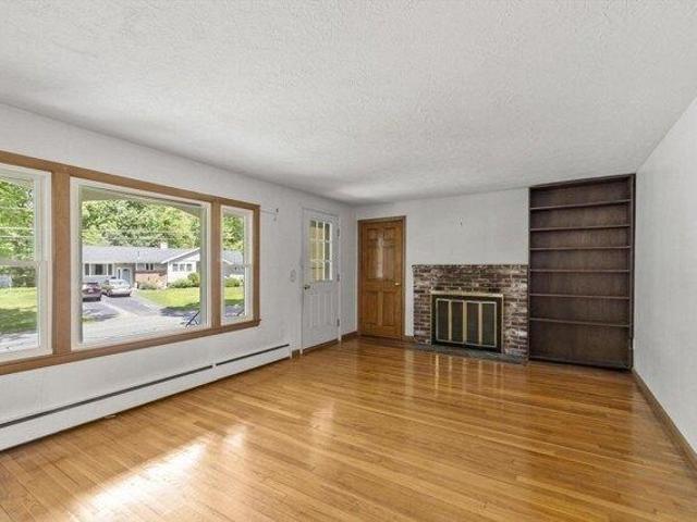 house with 4 bedroom, Chelmsford MA ES105040977