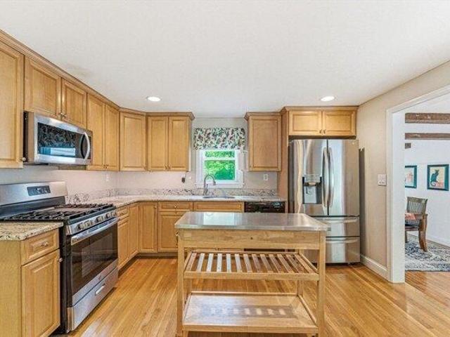 house with 4 bedroom, Chelmsford MA ES103251353