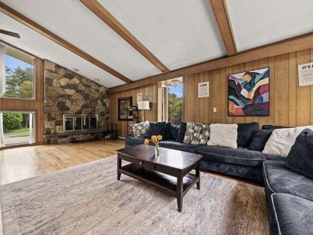 house with 4 bedroom, Chelmsford MA ES103888092