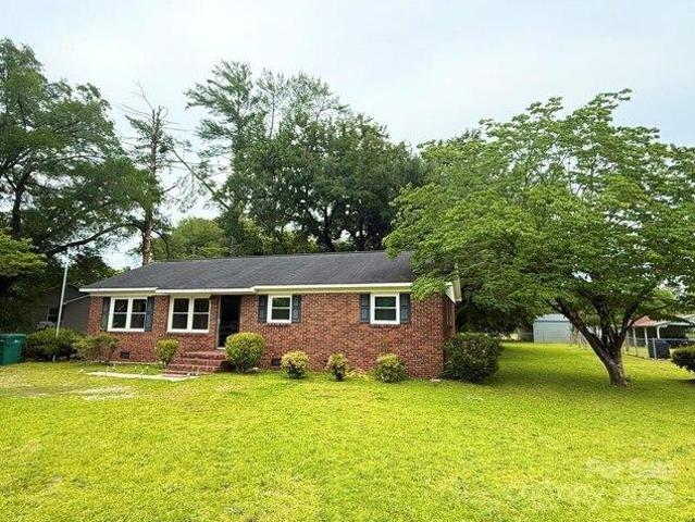 house with 4 bedroom, Cheraw SC DLS91635061