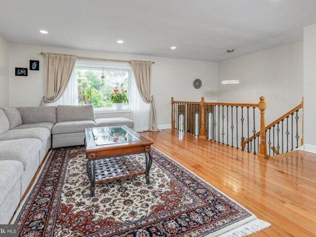 house with 4 bedroom, Cherry Hill NJ DLS102475439