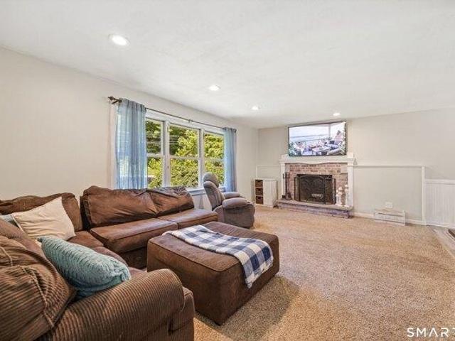 house with 4 bedroom, Cheshire CT DS104233391