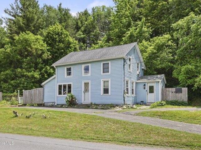 house with 4 bedroom, Cheshire MA ES103888534