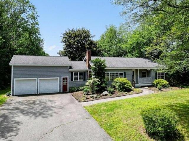 house with 4 bedroom, Chester NH DS104232458