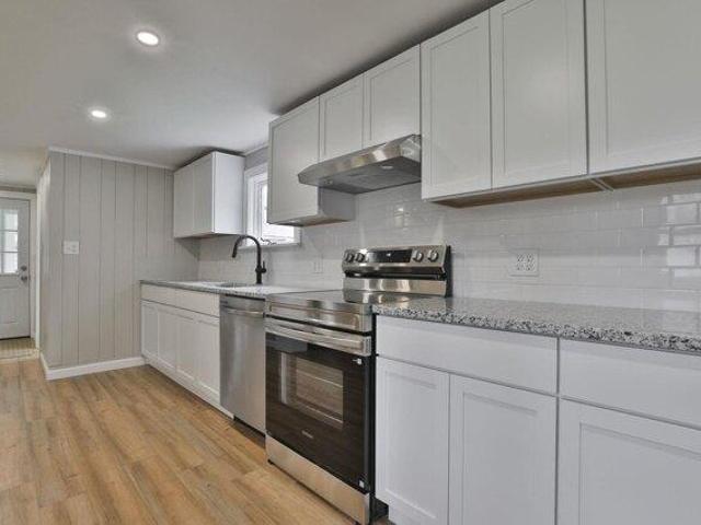 house with 4 bedroom, Chester NH DS103224595