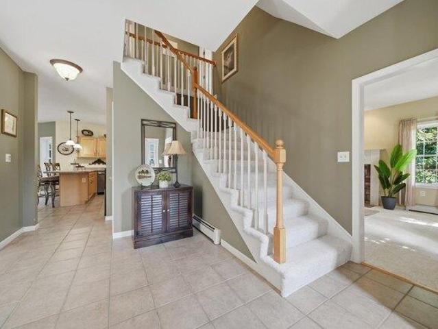 house with 4 bedroom, Chester NH ES105113544