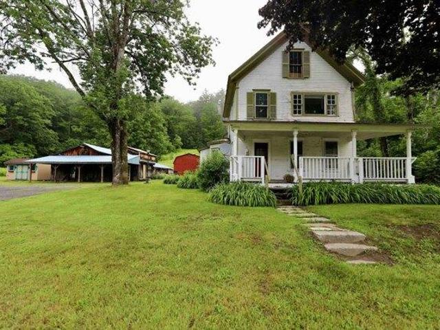 house with 4 bedroom, Chester VT DS104042812
