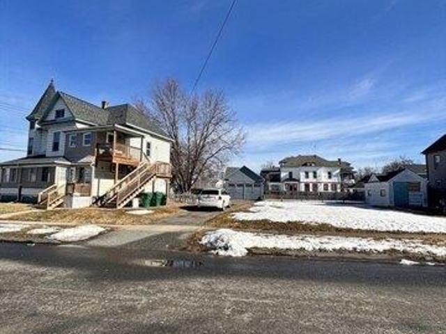 house with 4 bedroom, Chicopee MA DLS102585674