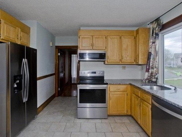 house with 4 bedroom, Chicopee MA DLS102670976