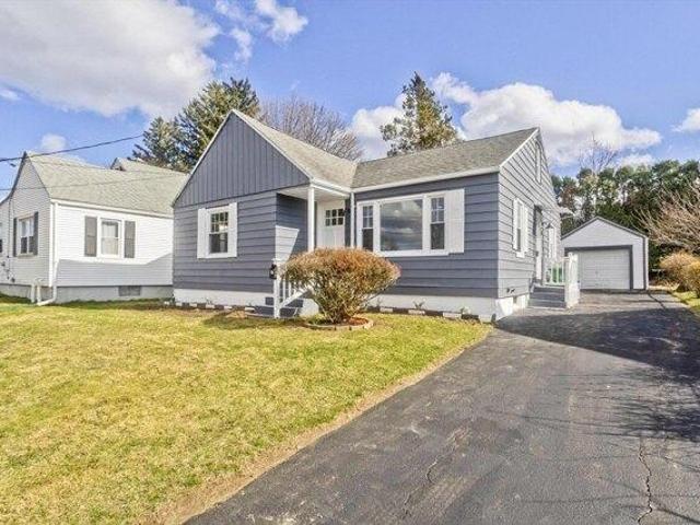 house with 4 bedroom, Chicopee MA DS102371631