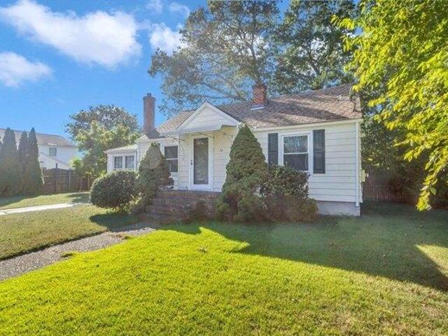 house with 4 bedroom, Chicopee MA DS102859579
