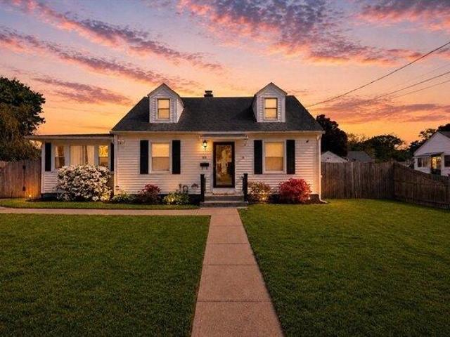 house with 4 bedroom, Chicopee MA DS102959210
