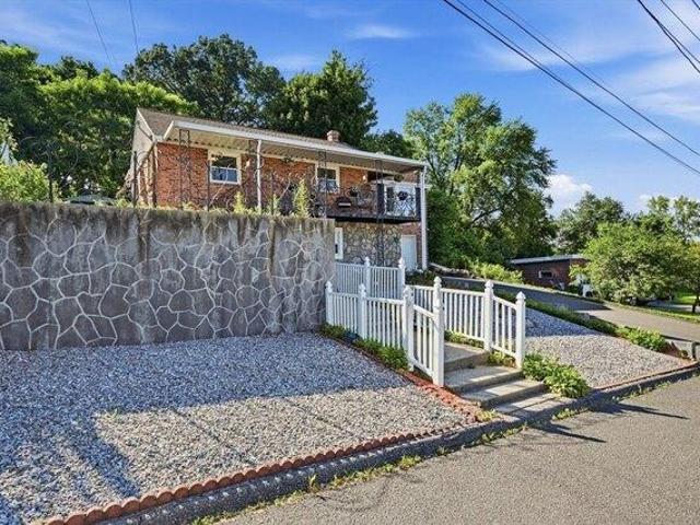 house with 4 bedroom, Chicopee MA DS103497490