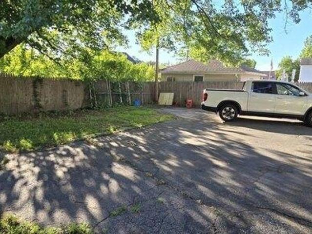 house with 4 bedroom, Chicopee MA DS103888954