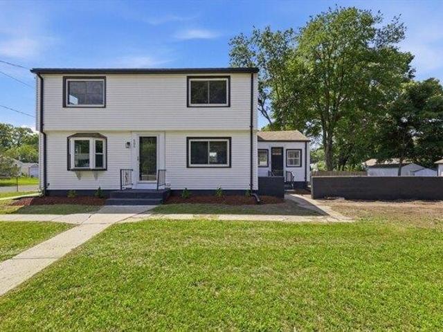 house with 4 bedroom, Chicopee MA DS104188293