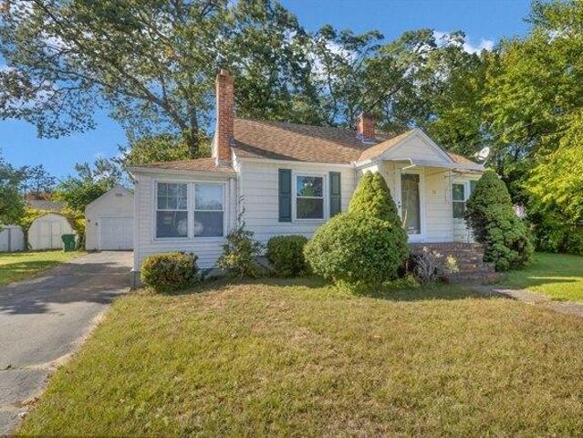 house with 4 bedroom, Chicopee MA ES102859579