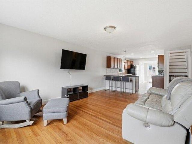 house with 4 bedroom, Chicopee MA ES103099779