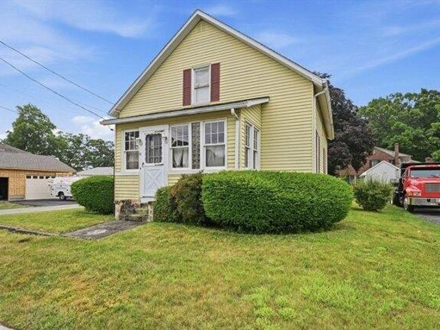 house with 4 bedroom, Chicopee MA ES103497054