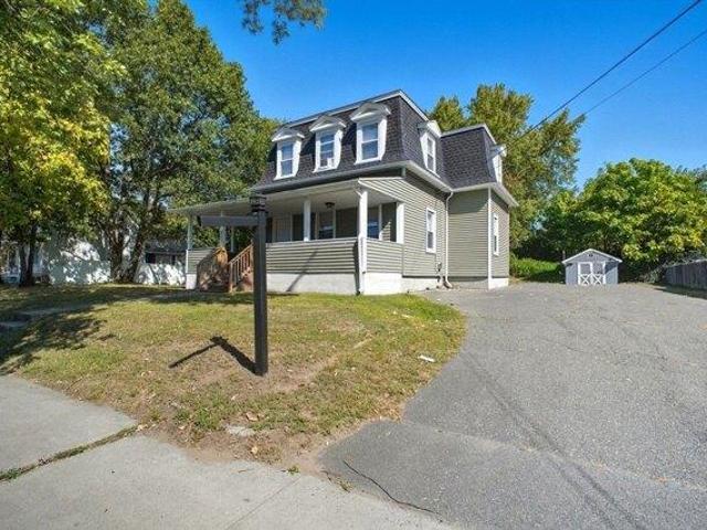 house with 4 bedroom, Chicopee MA ES103806740