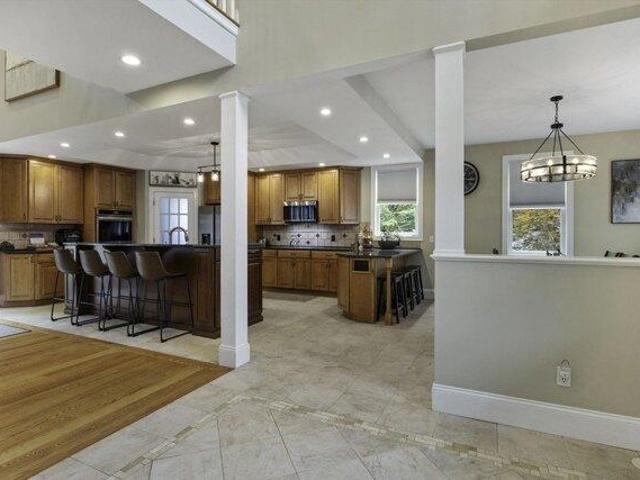 house with 4 bedroom, Chicopee MA ES104188824