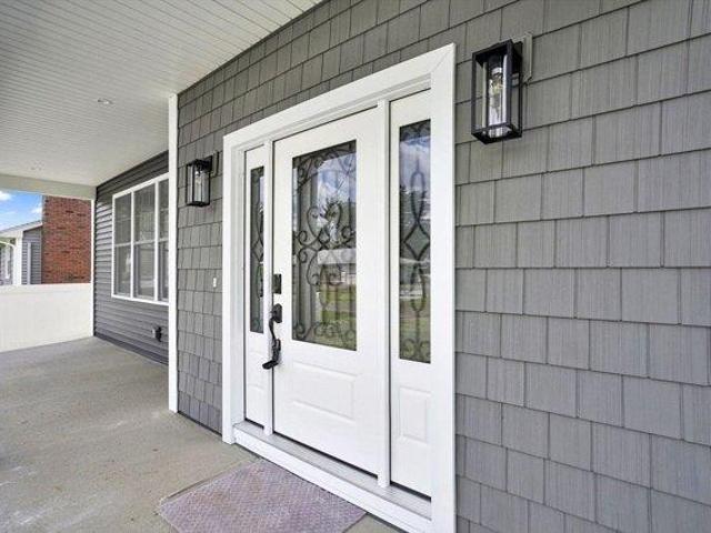house with 4 bedroom, Chicopee MA ES104233457