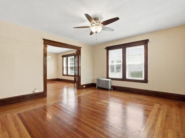 house with 4 bedroom, Chicopee MA ES105013654