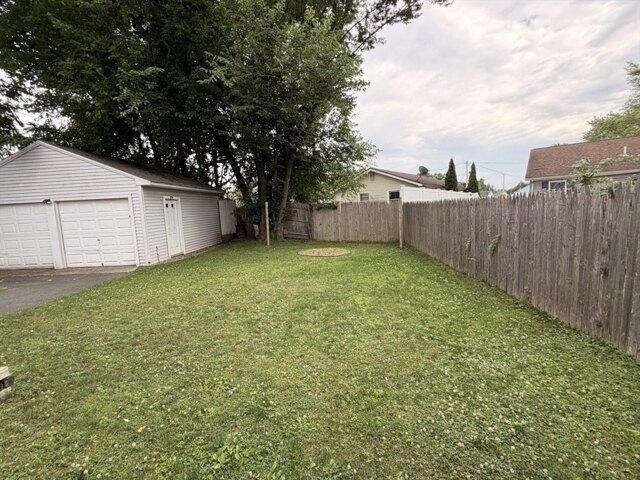 house with 4 bedroom, Chicopee MA ES105141216