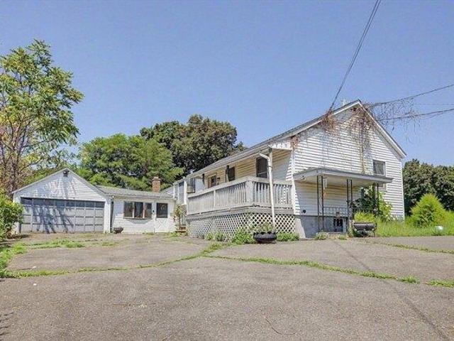 house with 4 bedroom, Chicopee MA ES105173031