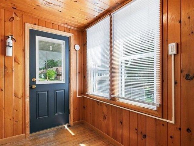 house with 4 bedroom, Chicopee MA ES105229805