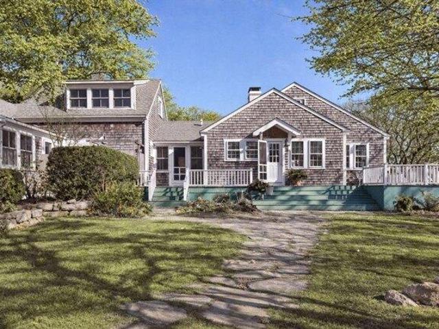 house with 4 bedroom, Chilmark MA DS102822765