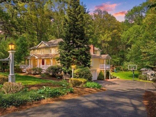 house with 4 bedroom, Concord MA DLS102726485