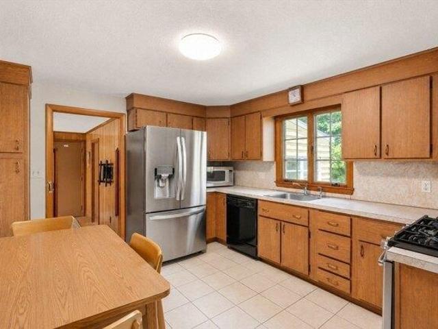 house with 4 bedroom, Concord MA DS104297564