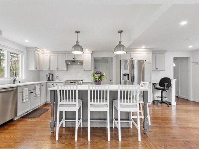 house with 4 bedroom, Concord MA DS102121817