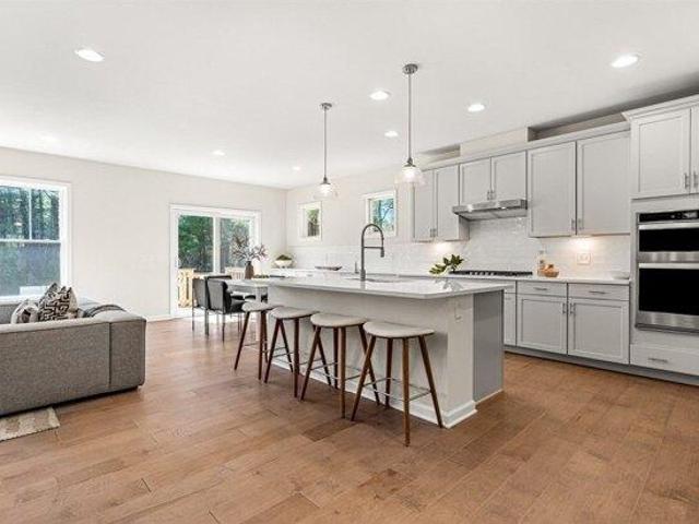 house with 4 bedroom, Concord MA ES104833325