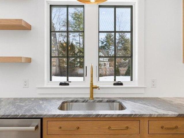 house with 4 bedroom, Concord MA ES105113431