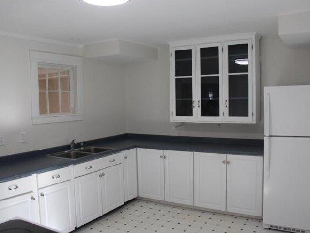 house with 4 bedroom, Concord NH DLS101898907