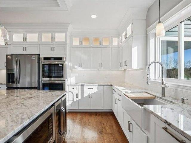 house with 4 bedroom, Concord NH DS103017758