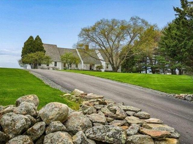 house with 4 bedroom, Concord NH DS103036864