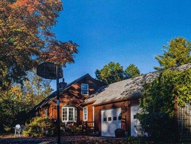 house with 4 bedroom, Concord NH DS103127433