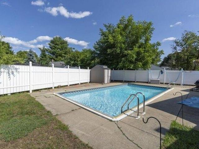 house with 4 bedroom, Concord NH ES104812096
