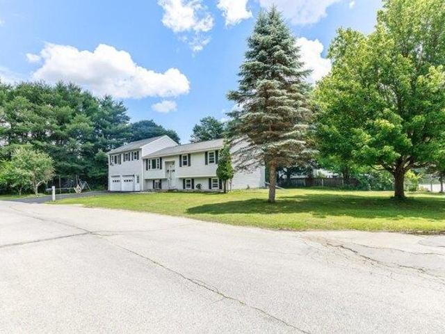 house with 4 bedroom, Concord NH ES105205441