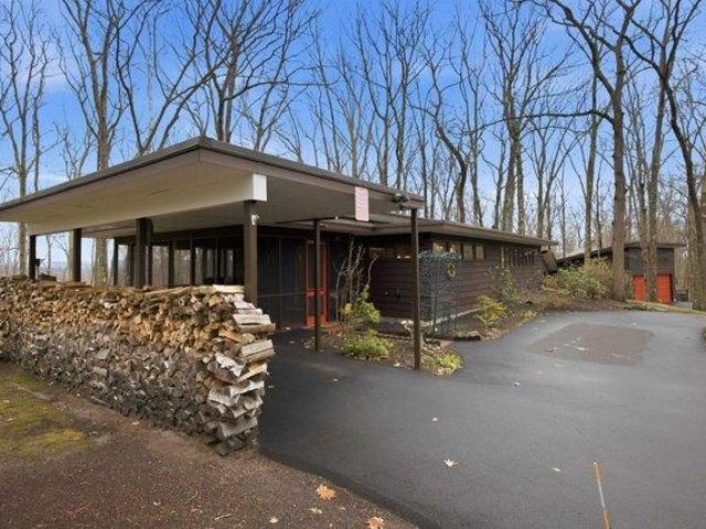 house with 4 bedroom, Concord NH ES103074991