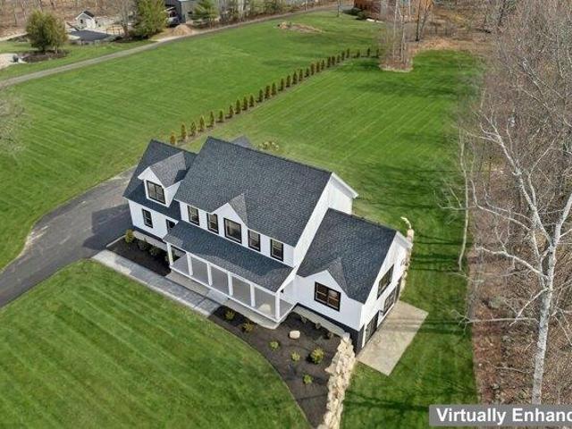house with 4 bedroom, Concord NH ES103126682